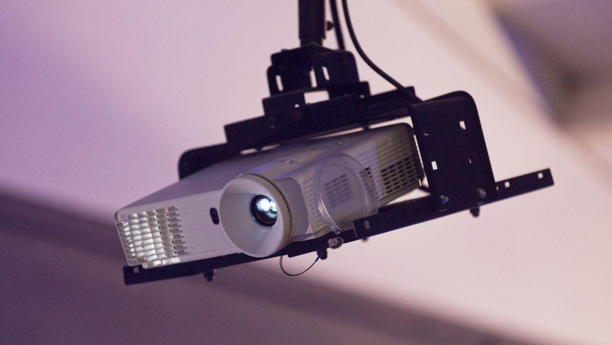 Integrating Projectors and Screens for Your Home Golf Simulator ...